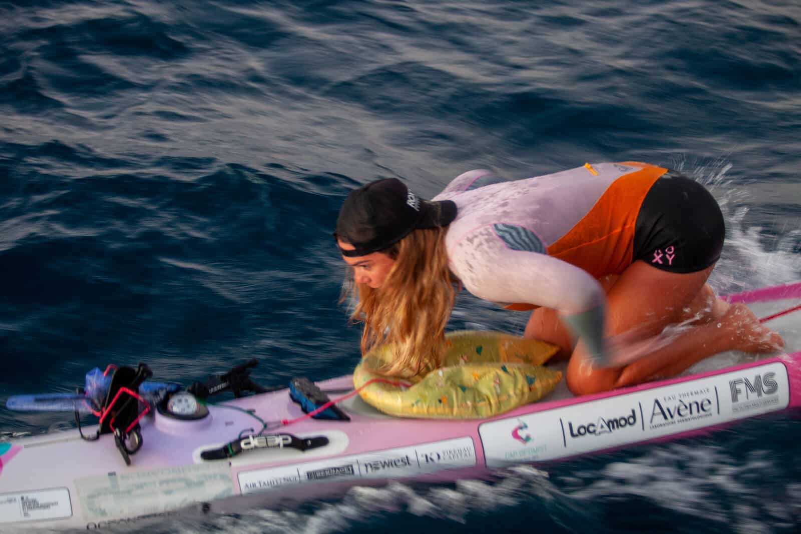 LE PC TERRE A SEIGNOSSE ECHANGE AVEC LES WATERWOMEN EN PLEIN MILIEU DU PACIFIQUE - CAP OPTIMIST